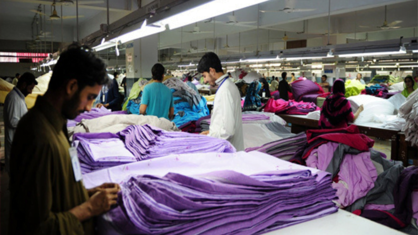 Best manufacturers of casual wears in Pakistan